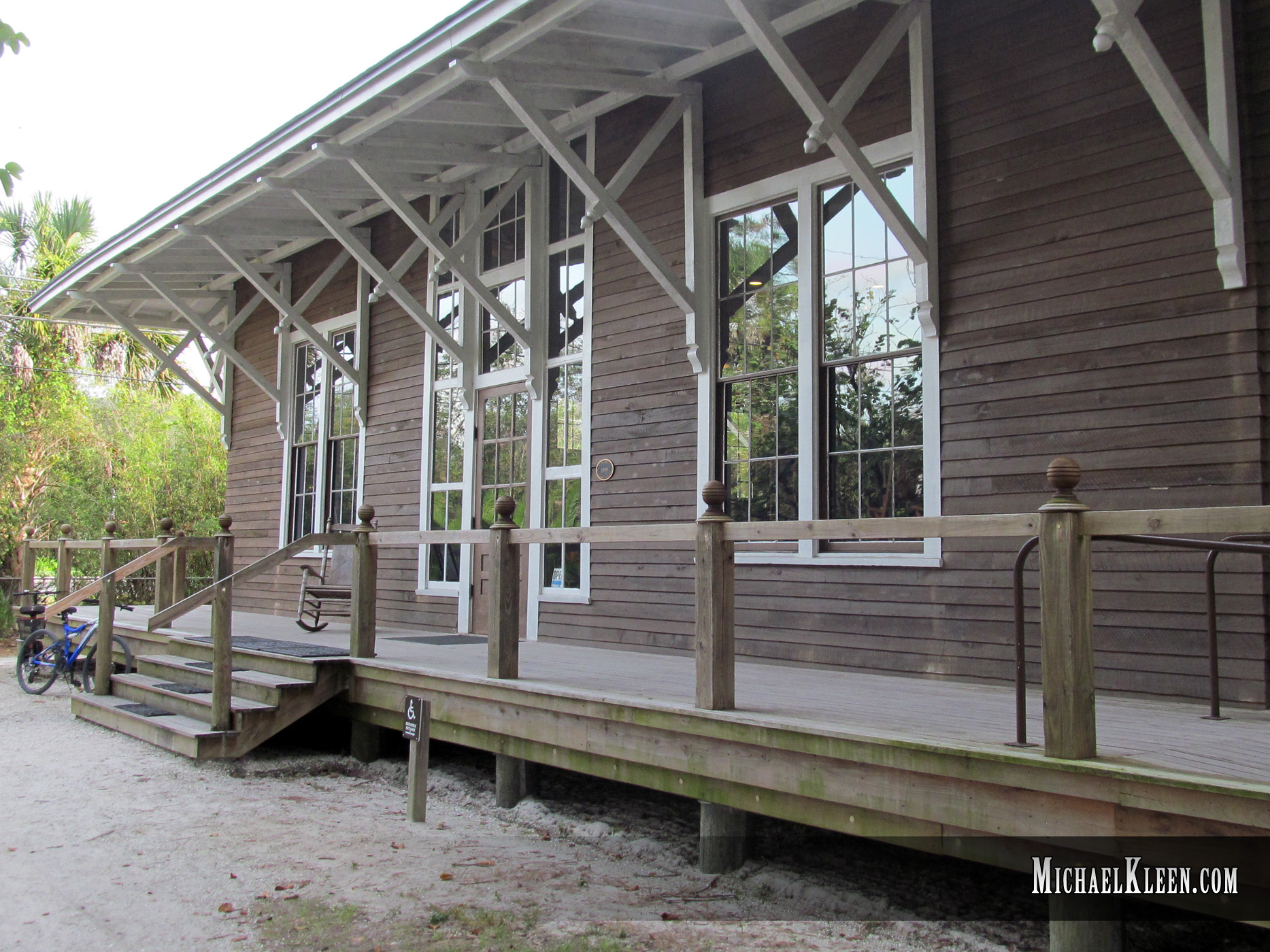 Bathtub Messiah: The Strange History of the Koreshan Unity – M.A. Kleen