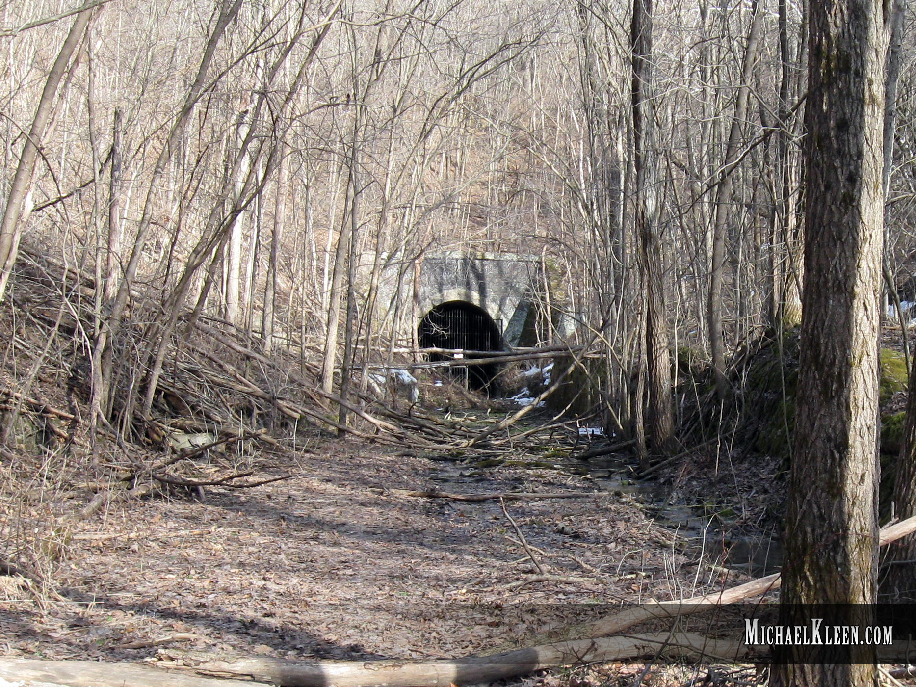 Northwestern Illinois’ Forgotten Winston Tunnel – M.A. Kleen