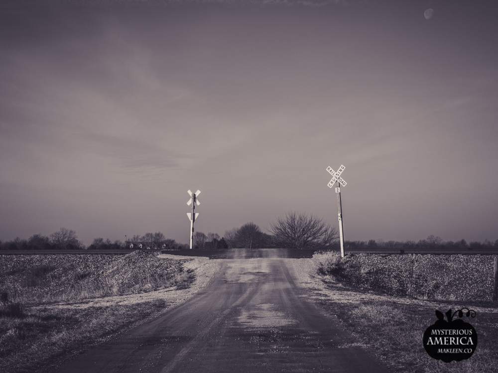 Moon Point Cemetery’s Hatchet Lady – M.A. Kleen