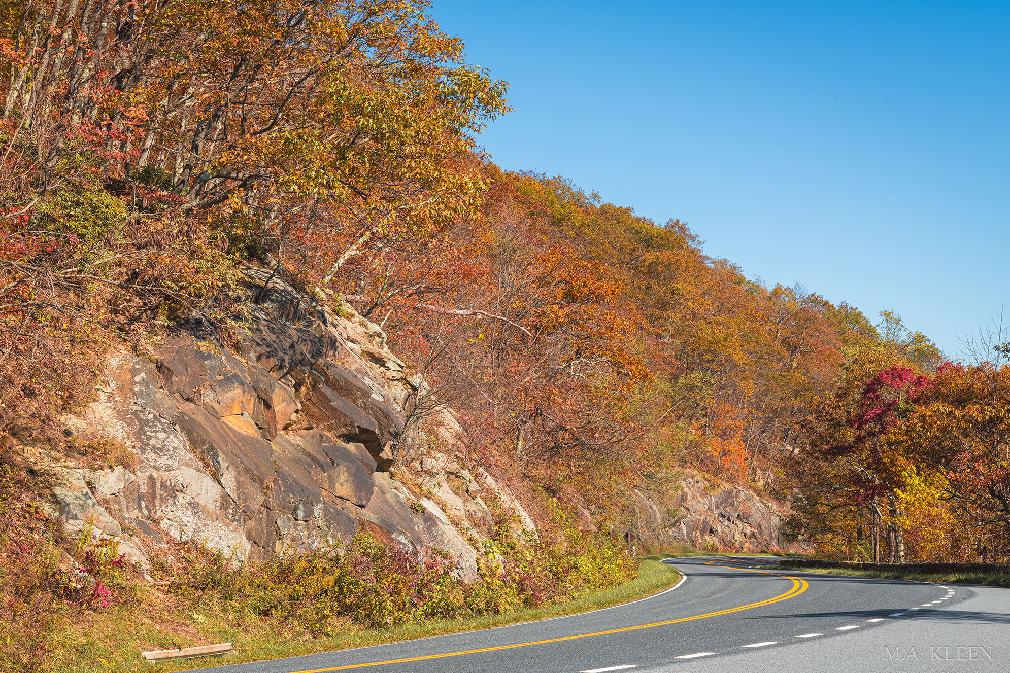 Skyline Drive, Shenandoah National Park in Autumn – M.A. Kleen